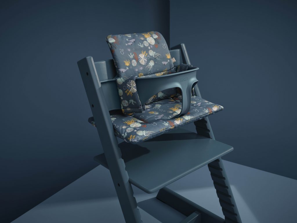 De Tripp Trapp in Fjord Blue geeft een Nordic toets aan elk interieur